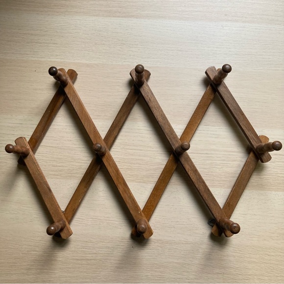 Vintage | Wall Decor | Vintage Wooden Expandable Peg Rack Accordion ...
